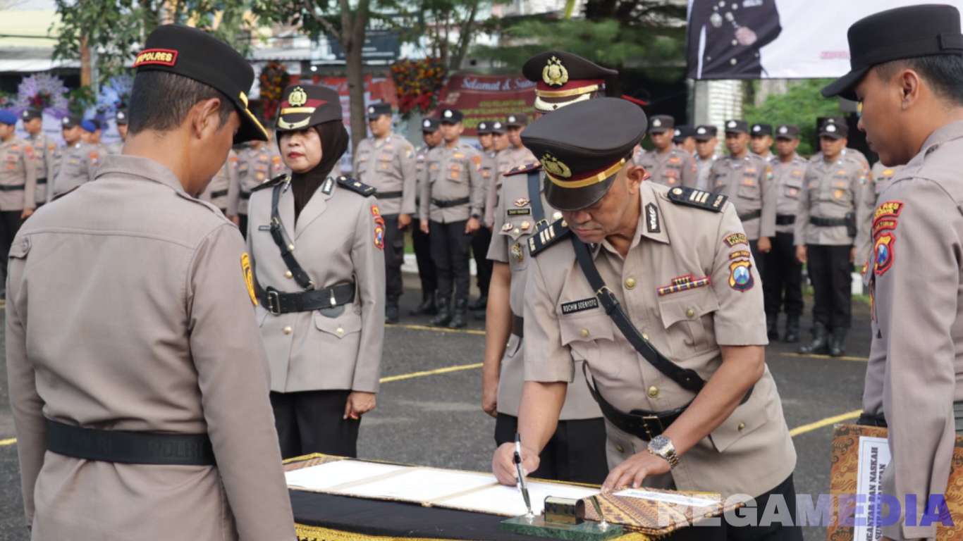 Dua Pejabat Utama Polres Sampang Dimutasi - Regamedianews.com